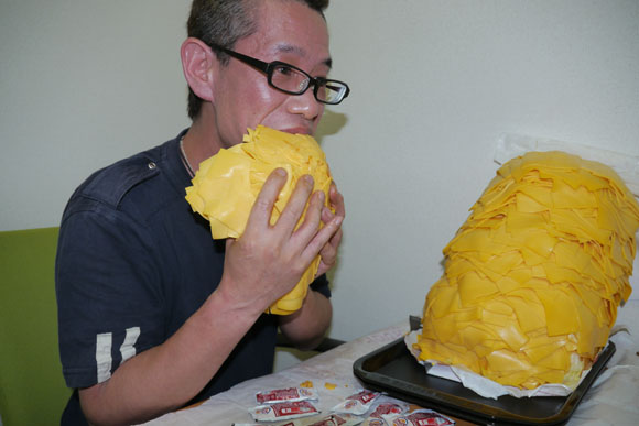 This is What a Whopper With 1000 Slices of Cheese Looks Like ...