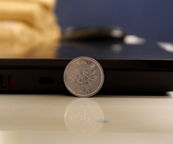 “A Computer Thinner than a ¥1 Coin!!!” Toshiba’s Way with Words Raises ...