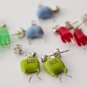 “Geek & Cute” Accessories Made From Electronic Parts Are Actually ...