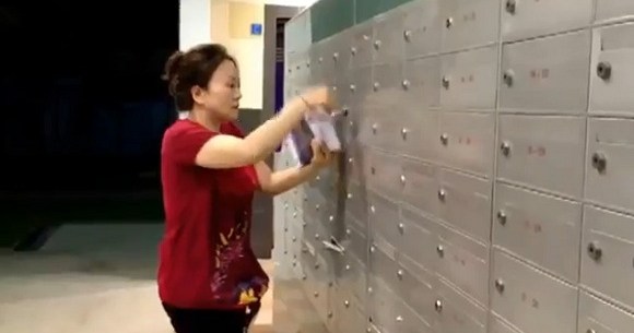 Human Spambot: Turning Junkmail Delivery into a Martial Art 【Video ...