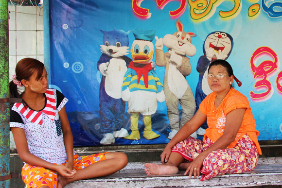 Checking Out the Myanmar Amusement Park “Happy World”: An All-star ...