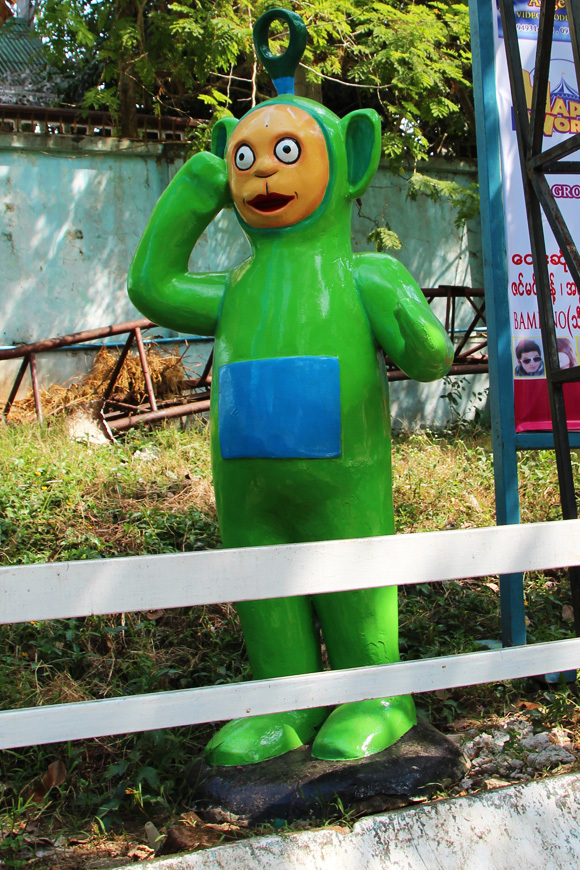 Checking Out the Myanmar Amusement Park “Happy World”: An All-star ...