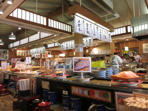 We visit “the best conveyor belt sushi restaurant in Japan ...