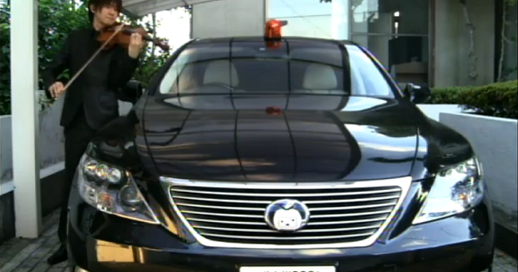 Japanese violinist perfectly mimics patrol car siren, blows our minds ...