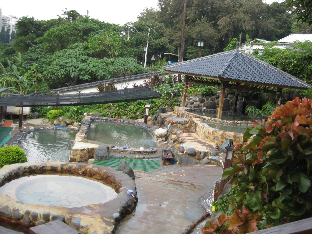 Five awesome hot springs in Taiwan (one of them has been on fire for ...