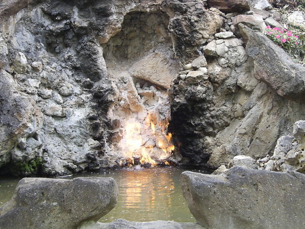 Five awesome hot springs in Taiwan (one of them has been on fire for ...