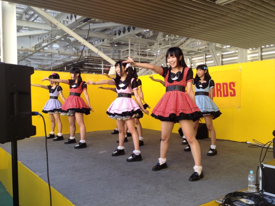 Restaurant combines delicious sushi with live performances by J-pop ...