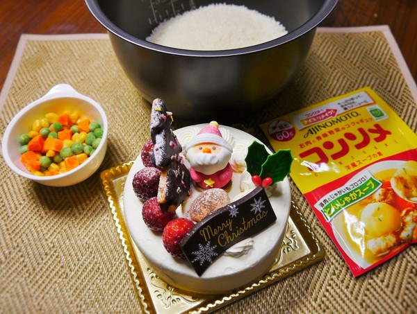 We cook a Christmas cake in a rice cooker to ring in the holidays ...