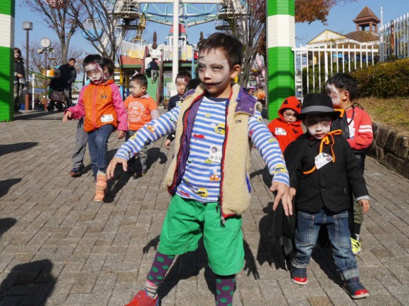 Adorable zombie children take over Arakawa Amusement park, our hearts ...