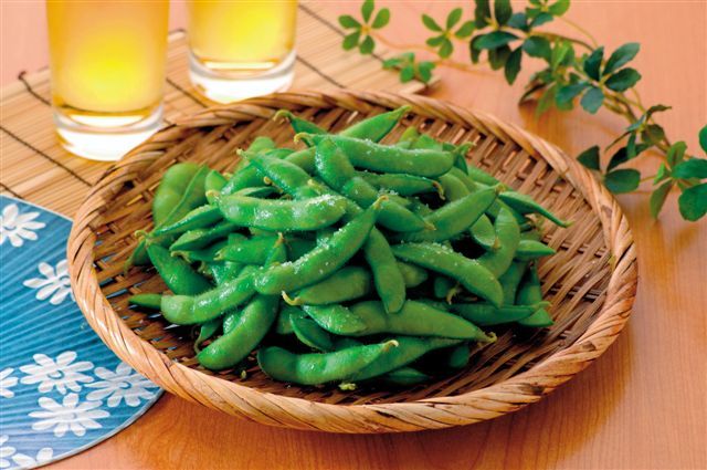 Foreign residents pick their favorite snacks to pair with Japanese beer ...