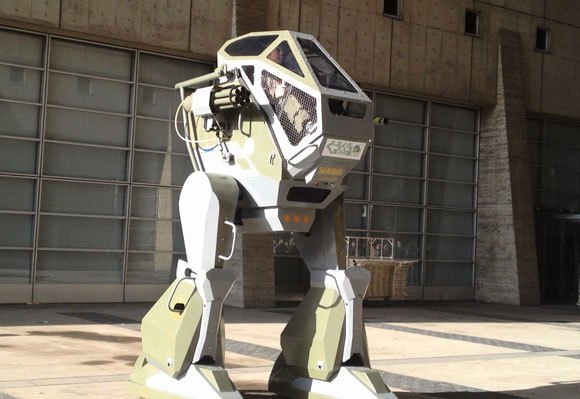 Japanese company builds giant robot you could be piloting right now ...