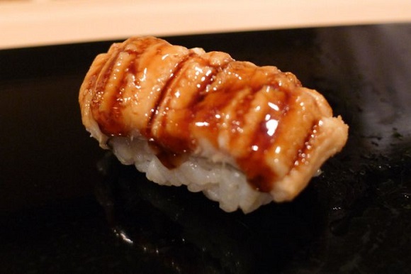 21 photos of Sukiyabashi Jiro sushi, probably the best in all the world ...
