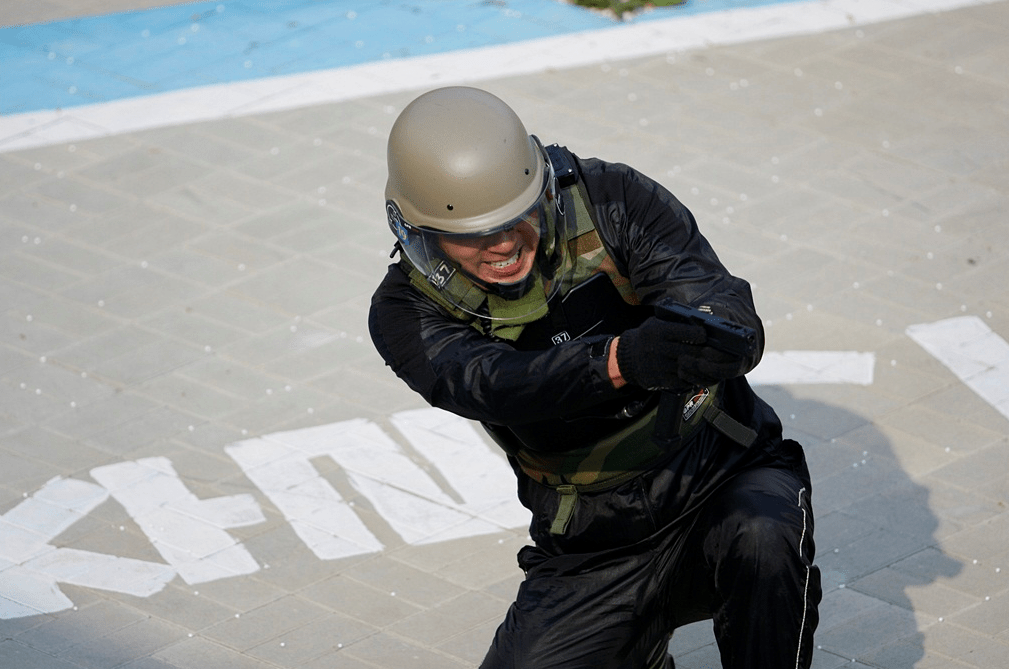 Awesome Korean airsoft park lets you live out your urban combat ...
