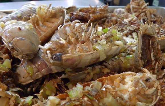 We learn about the deep-sea armored isopod, then eat one 【Video ...