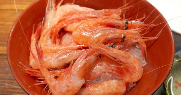 Mr. Sato sacrifices his hands on the altar of all-you-can-eat shrimp ...