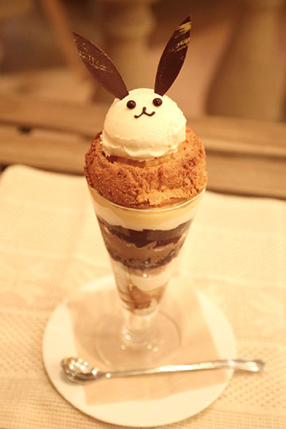 Hop on over to Ginza for adorable bunny rabbit parfaits and cream puffs ...