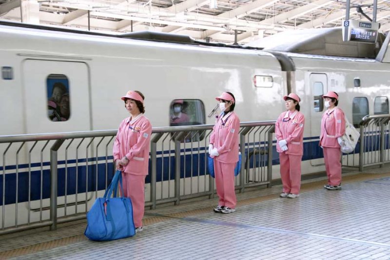 Race against the clock: Shinkansen staff have just 7 minutes to get ...