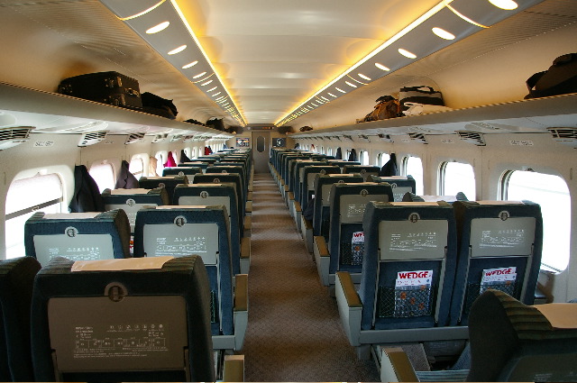 Race against the clock: Shinkansen staff have just 7 minutes to get ...