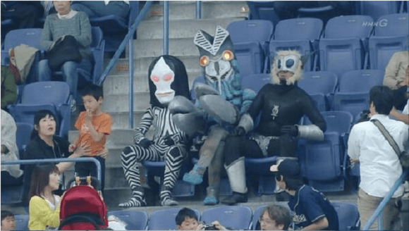 Aliens attend baseball game, thrown out, never heard from again ...