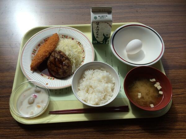These awesome university dining hall breakfasts only cost 100 yen ...
