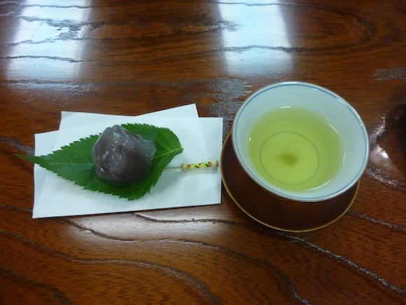We went to the Ozashiki Cafe to see professional geisha perform — and ...