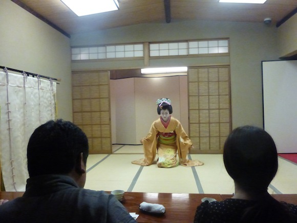 We went to the Ozashiki Cafe to see professional geisha perform — and ...