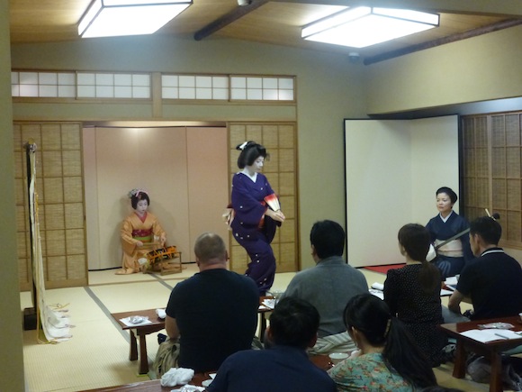 We went to the Ozashiki Cafe to see professional geisha perform — and ...