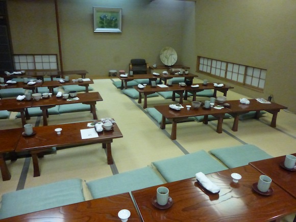 We went to the Ozashiki Cafe to see professional geisha perform — and ...