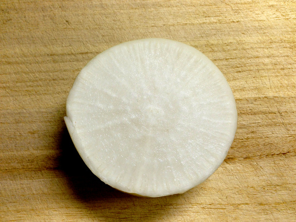 Try a super-easy summer cold remedy with this natural Honey Daikon ...