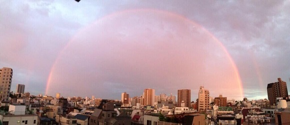 Perfect rainbow appears over Tokyo like an interdimensional portal, no ...