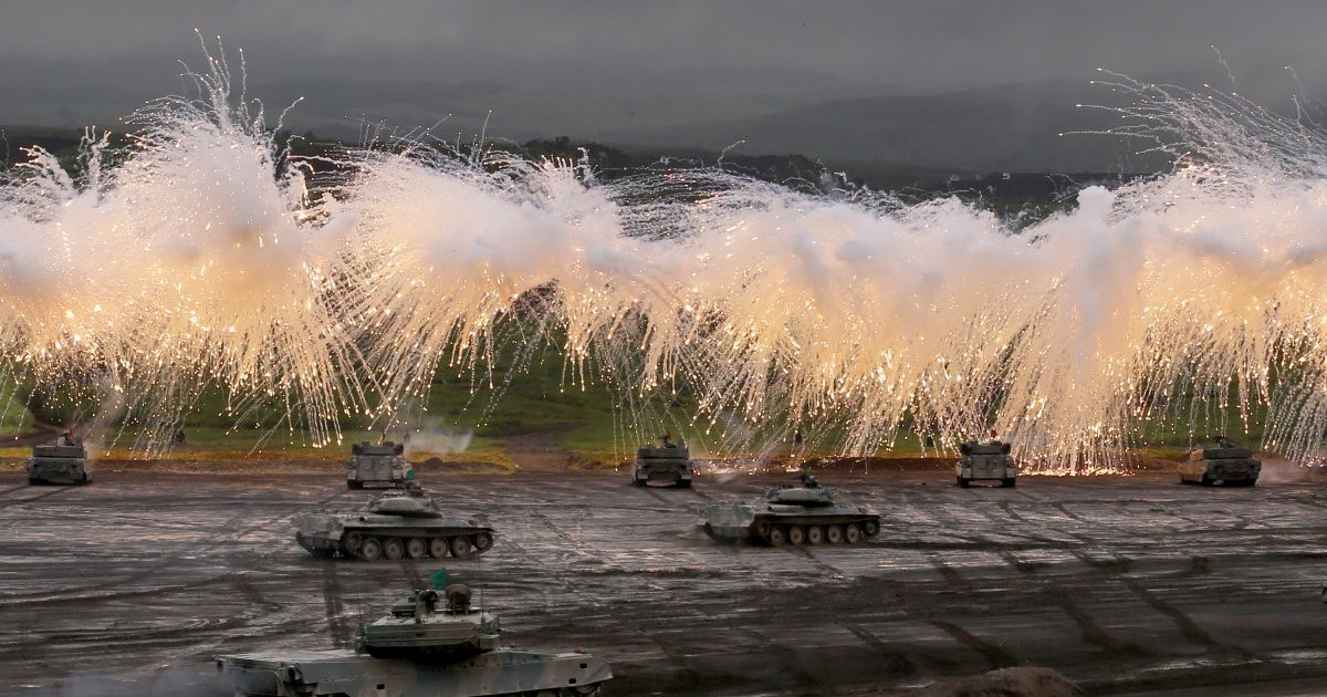 Japan just held a first-of-its-kind live fire exercise on Mount Fuji ...
