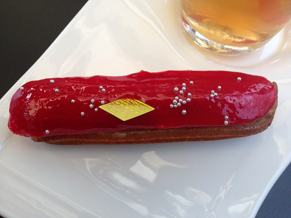 Artistic éclairs featuring Japanese woodblock print by Hokusai ...