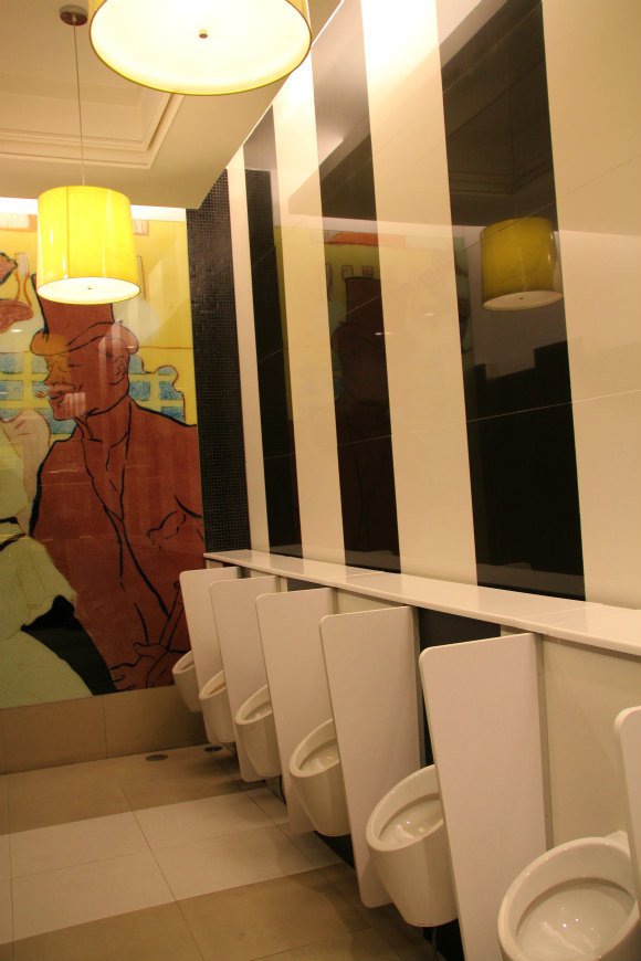 Come for the toilets, stay for the food and fun at Bangkok’s airport ...
