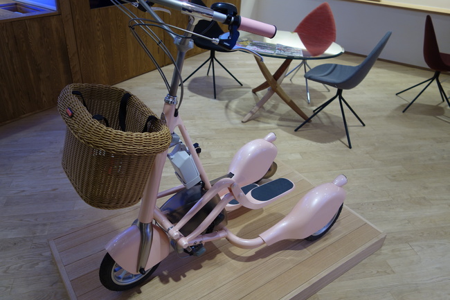 We test the new “walking bicycle”, find out how it feels to walk and ...