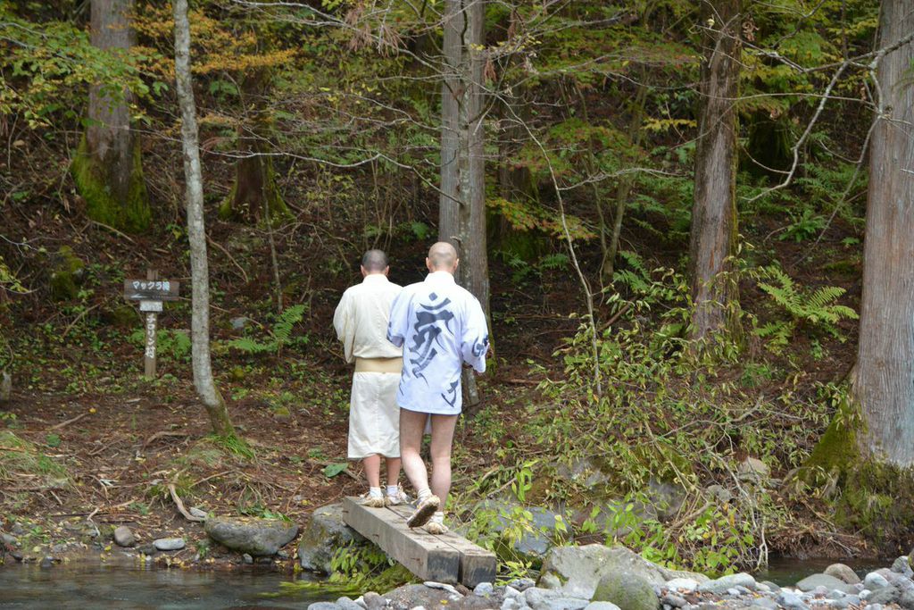 Mountain monks meditate in ice-cold waterfalls, are completely badass ...