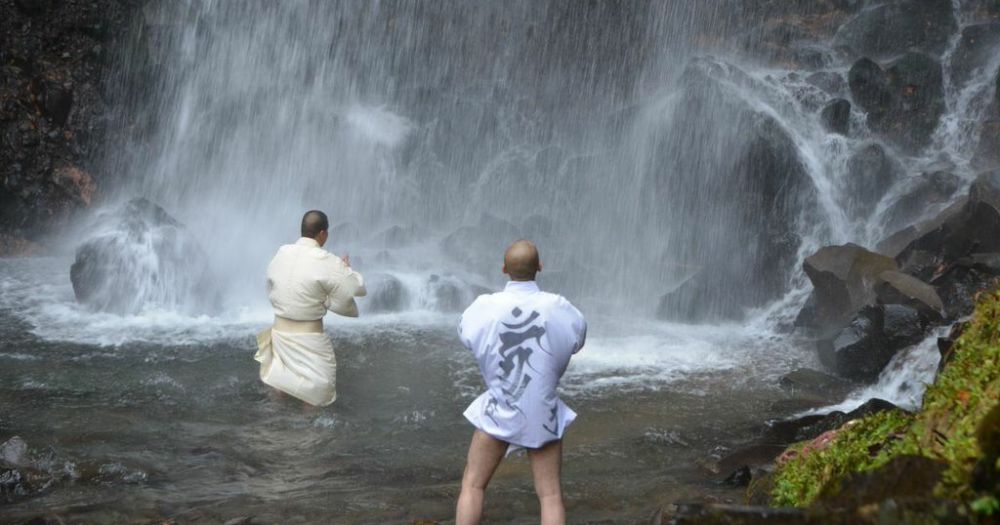 Mountain monks meditate in ice-cold waterfalls, are completely badass【Video】 | SoraNews24 -Japan ...