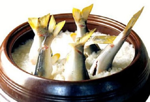 Shinagawa Station sells unappetizing fish butt onigiri, netizens ...