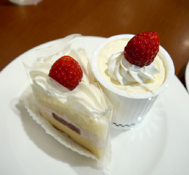 All-you-can-eat cake is all you need to convince us to eat at this ...