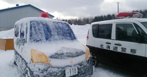 Low crime in Japan means police officers create ridiculous snow ...