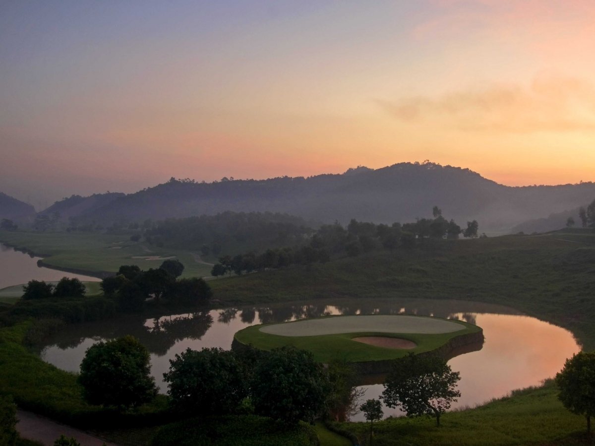 Inside China’s Mission Hills Golf Club, the largest golf resort in the ...