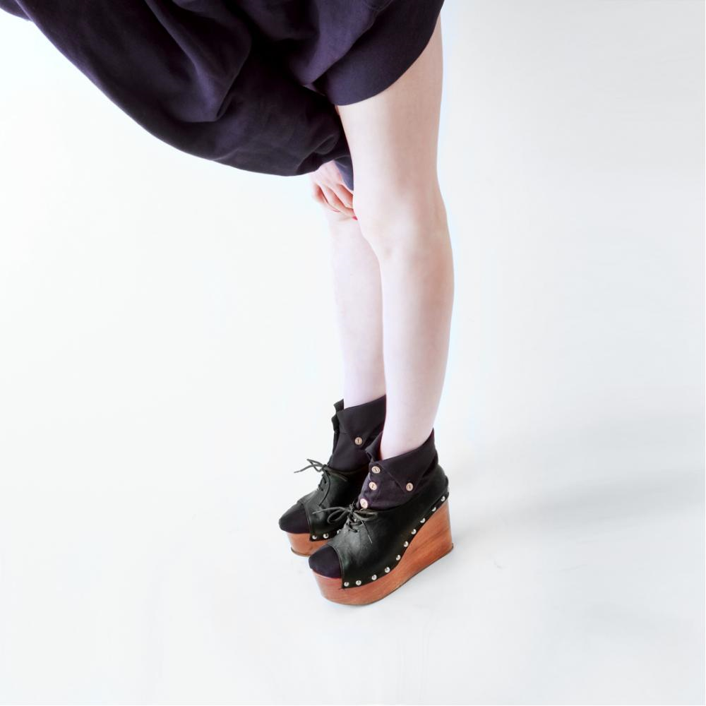 New batch of socks with collars adds sailor suit style for your feet ...