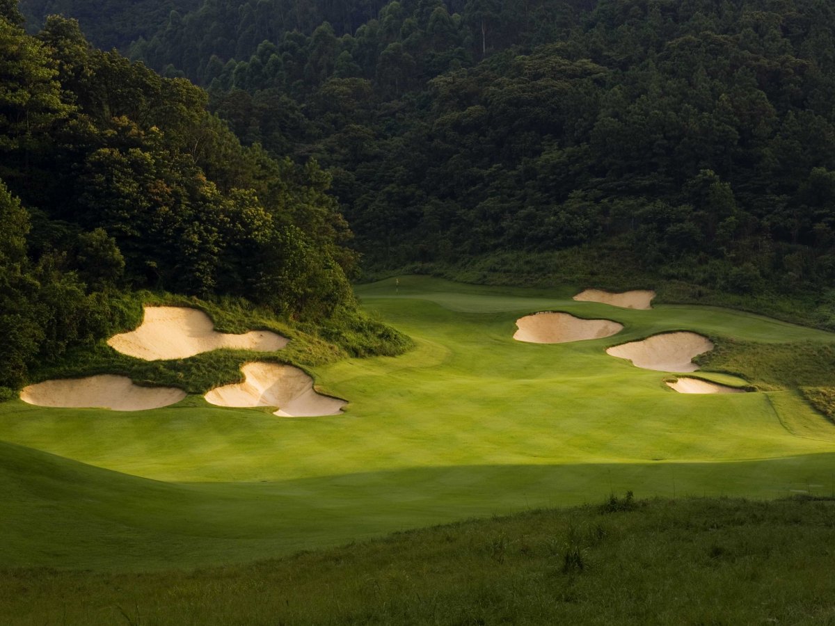 Inside China’s Mission Hills Golf Club, the largest golf resort in the ...