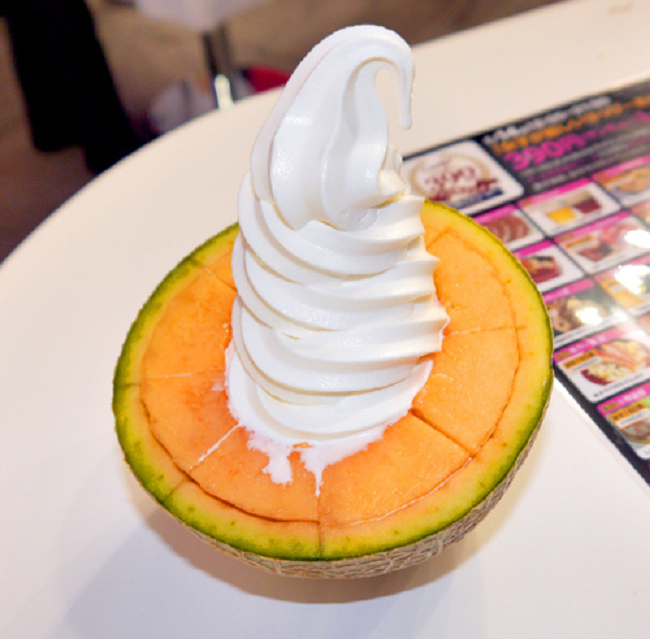 Melon topped with ice cream: two great Hokkaido tastes in one crazily ...