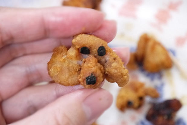 Japanese food blogger makes fried chicken poodles: “They’re too cute to ...