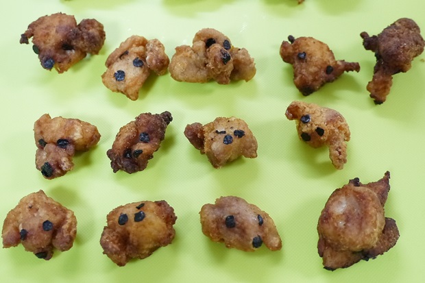 Japanese food blogger makes fried chicken poodles: “They’re too cute to ...