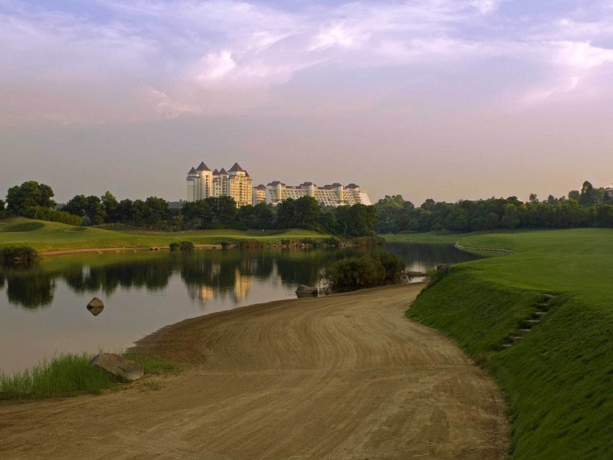 Inside China’s Mission Hills Golf Club, the largest golf resort in the ...