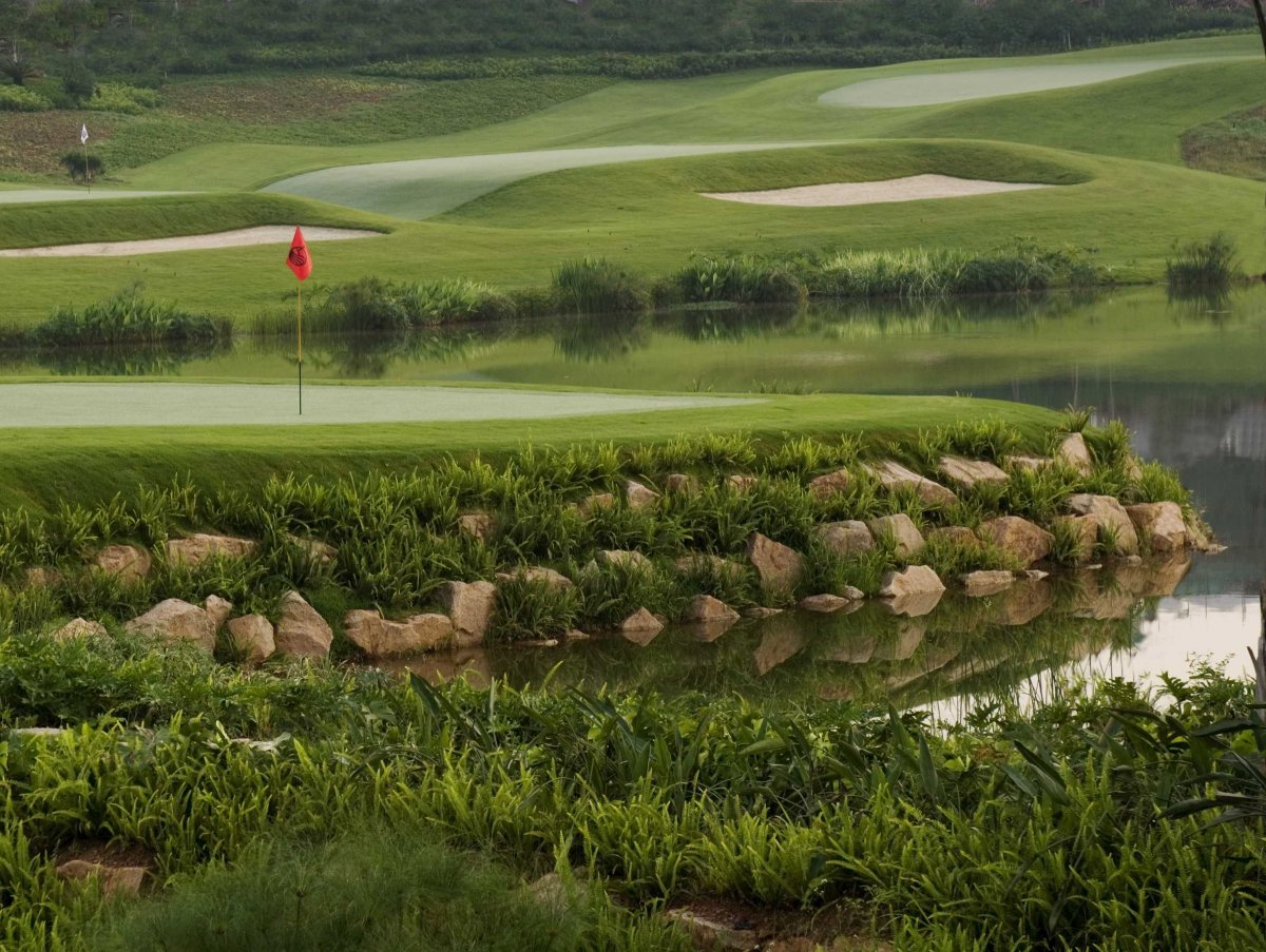 Inside China’s Mission Hills Golf Club, the largest golf resort in the ...