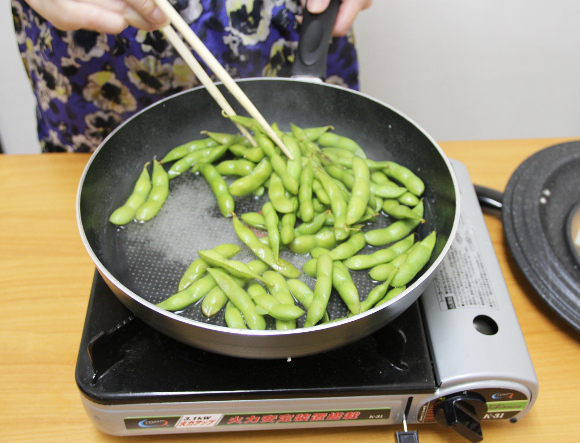 Eat your beans the doubly delicious way with this mushiyaki edamame ...