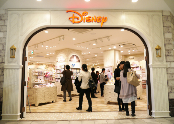 We visit the brand-new Disney store for grown-up women in Tokyo’s ...