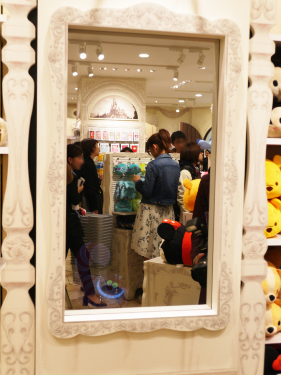 We visit the brand-new Disney store for grown-up women in Tokyo’s ...